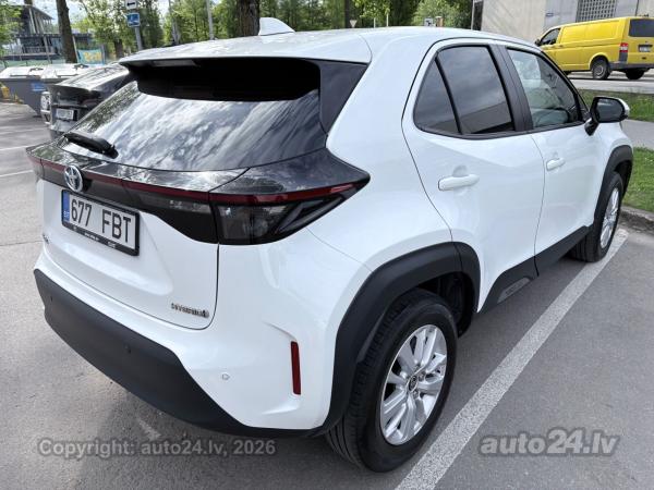 Balts Toyota Yaris Cross 2024 Tallina, ar dzinēja tilpumu 1.50 L un nobraukumu 73 tūkst. km par 20990 €, foto 5 vietnē AUTOMOTO.COM.LV