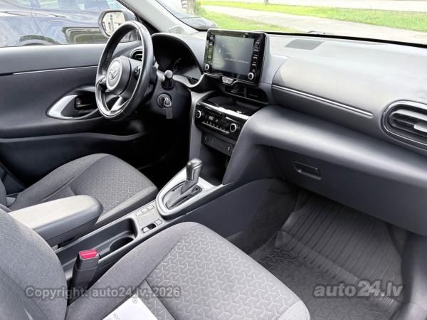 Balts Toyota Yaris Cross 2024 Tallina, ar dzinēja tilpumu 1.50 L un nobraukumu 73 tūkst. km par 20990 €, foto 8 vietnē AUTOMOTO.COM.LV