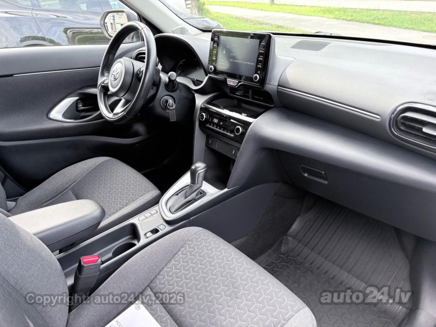 Белый Тойота Yaris Cross 2024 в Таллин, объемом двигателя 1.50 л и пробегом 73 тыс. км за 20990 €, фото 9 на AUTOMOTO.COM.LV