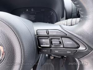 Белый Тойота Yaris Cross 2024 в Таллин, объемом двигателя 1.50 л и пробегом 73 тыс. км за 20990 €, фото 13 на AUTOMOTO.COM.LV