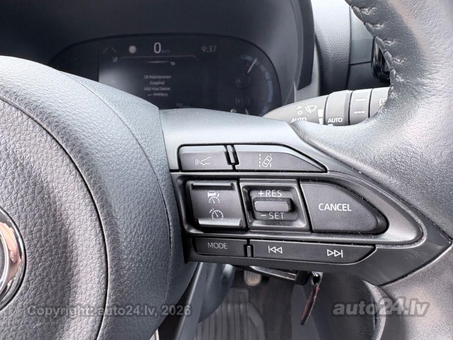 Белый Тойота Yaris Cross 2024 в Таллин, объемом двигателя 1.50 л и пробегом 73 тыс. км за 20990 €, фото 13 на AUTOMOTO.COM.LV