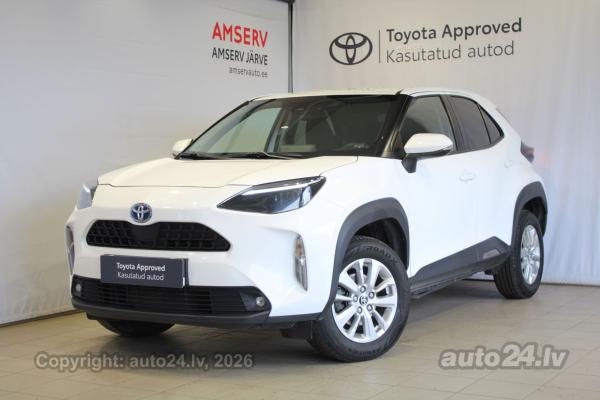 Белый Тойота Yaris Cross 2024 в Таллин, объемом двигателя 1.50 л и пробегом 142 тыс. км за 18990 €, фото 1 на AUTOMOTO.COM.LV