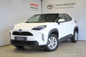 Balts Toyota Yaris Cross 2024 Tallina, ar dzinēja tilpumu 1.50 L un nobraukumu 142 tūkst. km par 18990 €, foto  vietnē AUTOMOTO.COM.LV