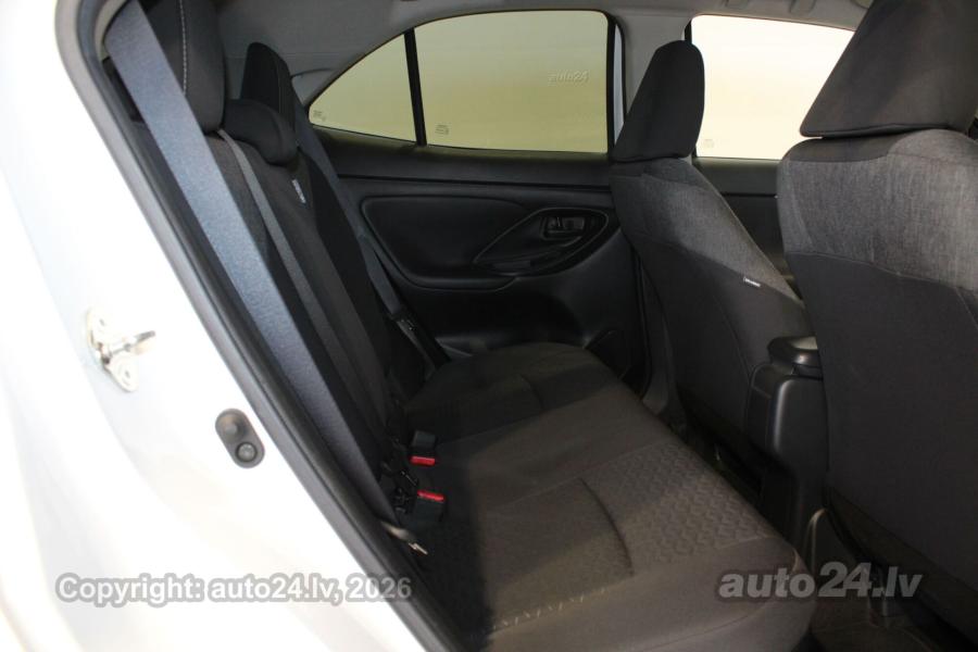 Белый Тойота Yaris Cross 2024 в Таллин, объемом двигателя 1.50 л и пробегом 142 тыс. км за 18990 €, фото 8 на AUTOMOTO.COM.LV