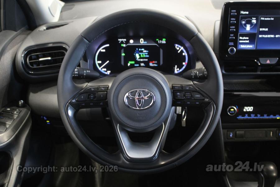 Белый Тойота Yaris Cross 2024 в Таллин, объемом двигателя 1.50 л и пробегом 142 тыс. км за 18990 €, фото 13 на AUTOMOTO.COM.LV