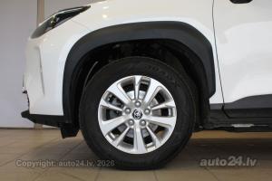 Белый Тойота Yaris Cross 2024 в Таллин, объемом двигателя 1.50 л и пробегом 142 тыс. км за 18990 €, фото 16 на AUTOMOTO.COM.LV