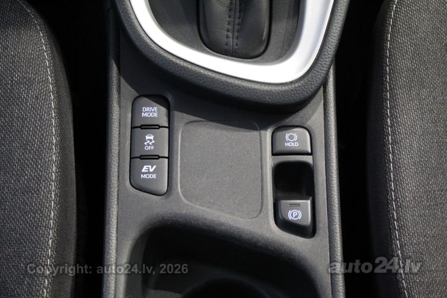 Белый Тойота Yaris Cross 2024 в Таллин, объемом двигателя 1.50 л и пробегом 142 тыс. км за 18990 €, фото 21 на AUTOMOTO.COM.LV