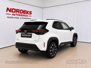 Белый Тойота Yaris Cross 2024 в Таллин, объемом двигателя 1.50 л и пробегом 75 тыс. км за 22990 €, фото 3 на AUTOMOTO.COM.LV