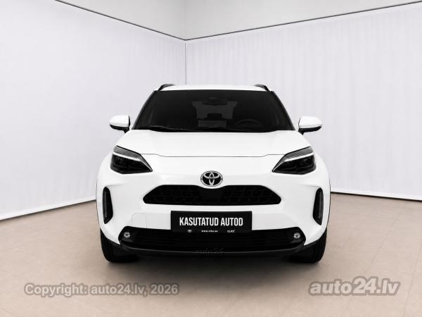 Белый Тойота Yaris Cross 2024 в Таллин, объемом двигателя 1.50 л и пробегом 75 тыс. км за 22990 €, фото 3 на AUTOMOTO.COM.LV