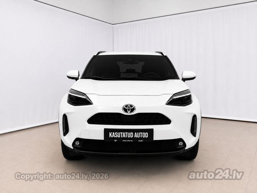 Белый Тойота Yaris Cross 2024 в Таллин, объемом двигателя 1.50 л и пробегом 75 тыс. км за 22990 €, фото 4 на AUTOMOTO.COM.LV
