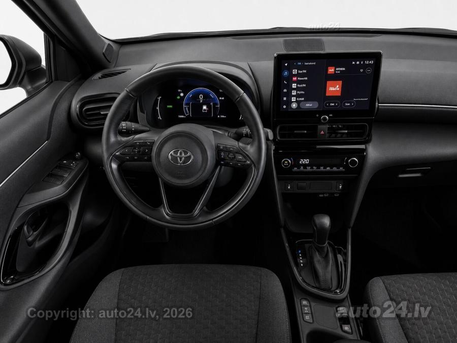Белый Тойота Yaris Cross 2024 в Таллин, объемом двигателя 1.50 л и пробегом 75 тыс. км за 22990 €, фото 8 на AUTOMOTO.COM.LV