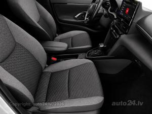 Белый Тойота Yaris Cross 2024 в Таллин, объемом двигателя 1.50 л и пробегом 75 тыс. км за 22990 €, фото 9 на AUTOMOTO.COM.LV