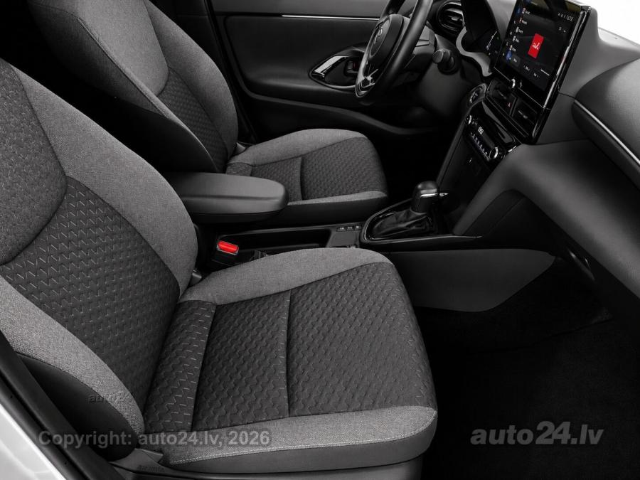 Белый Тойота Yaris Cross 2024 в Таллин, объемом двигателя 1.50 л и пробегом 75 тыс. км за 22990 €, фото 9 на AUTOMOTO.COM.LV