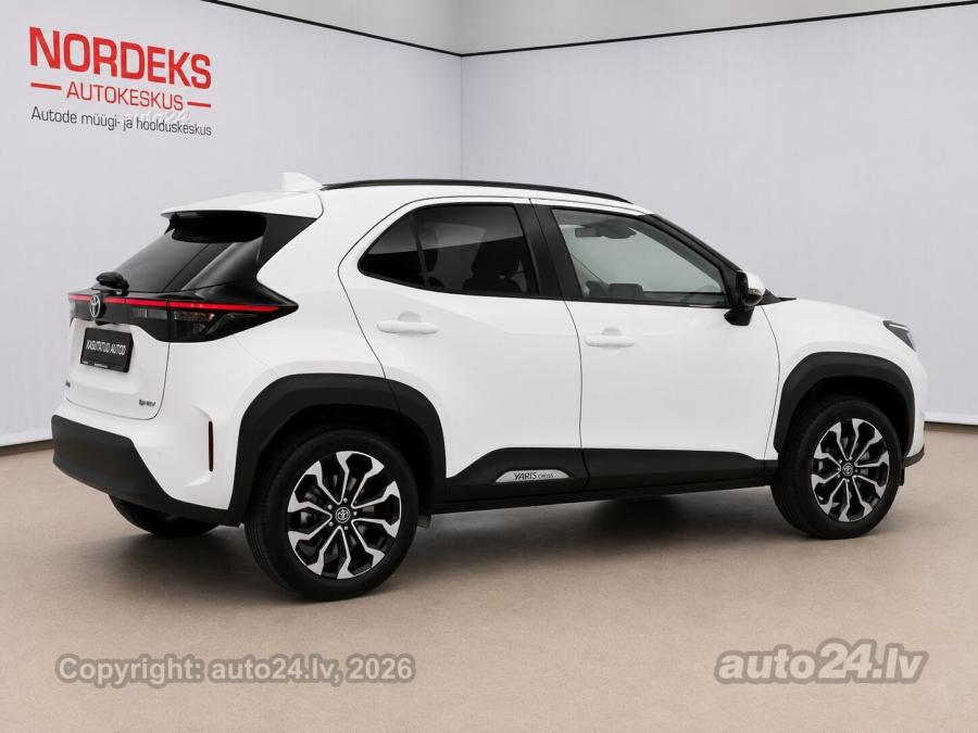 Белый Тойота Yaris Cross 2024 в Таллин, объемом двигателя 1.50 л и пробегом 75 тыс. км за 22990 €, фото 16 на AUTOMOTO.COM.LV