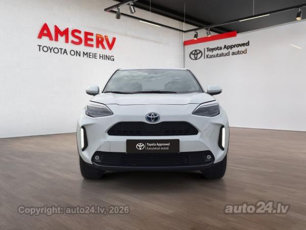 Balts Toyota Yaris Cross 2024 Tallina, ar dzinēja tilpumu 1.50 L un nobraukumu 28 tūkst. km par 21990 €, foto 6 vietnē AUTOMOTO.COM.LV