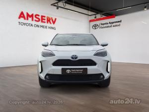 White Toyota Yaris Cross 2024 in Tallinn, with an engine capacity of 1.50 L and mileage of 28 thousand km for 21990 €, photo 6 on AUTOMOTO.COM.LV