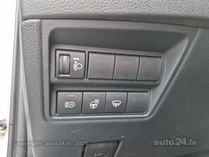 White Toyota Yaris Cross 2024 in Tallinn, with an engine capacity of 1.50 L and mileage of 28 thousand km for 21990 €, photo 17 on AUTOMOTO.COM.LV
