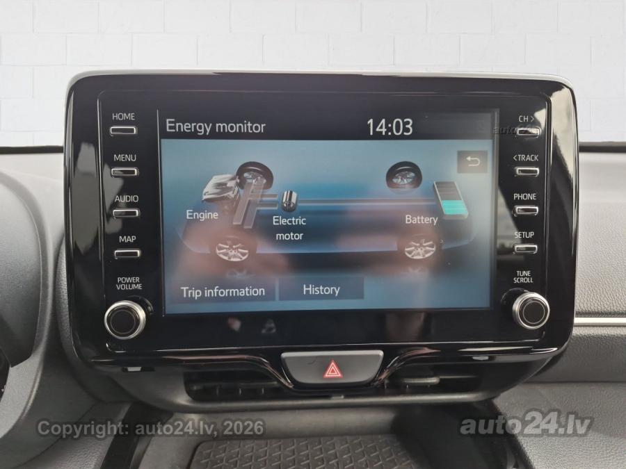 White Toyota Yaris Cross 2024 in Tallinn, with an engine capacity of 1.50 L and mileage of 28 thousand km for 21990 €, photo 19 on AUTOMOTO.COM.LV