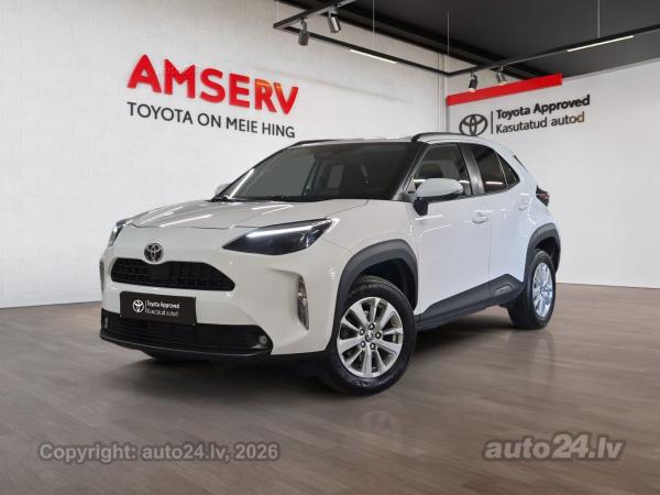 Balts Toyota Yaris Cross 2024 Tallina, ar dzinēja tilpumu 1.50 L un nobraukumu 149 tūkst. km par 18490 €, foto 1 vietnē AUTOMOTO.COM.LV