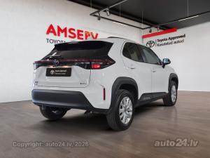 Белый Тойота Yaris Cross 2024 в Таллин, объемом двигателя 1.50 л и пробегом 149 тыс. км за 18490 €, фото 3 на AUTOMOTO.COM.LV