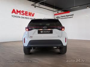 Белый Тойота Yaris Cross 2024 в Таллин, объемом двигателя 1.50 л и пробегом 149 тыс. км за 18490 €, фото 5 на AUTOMOTO.COM.LV