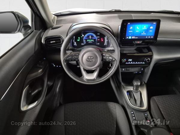 Balts Toyota Yaris Cross 2024 Tallina, ar dzinēja tilpumu 1.50 L un nobraukumu 149 tūkst. km par 18490 €, foto 10 vietnē AUTOMOTO.COM.LV