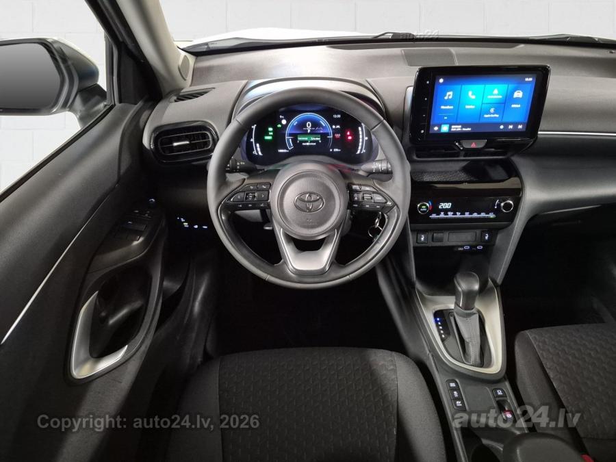Белый Тойота Yaris Cross 2024 в Таллин, объемом двигателя 1.50 л и пробегом 149 тыс. км за 18490 €, фото 10 на AUTOMOTO.COM.LV