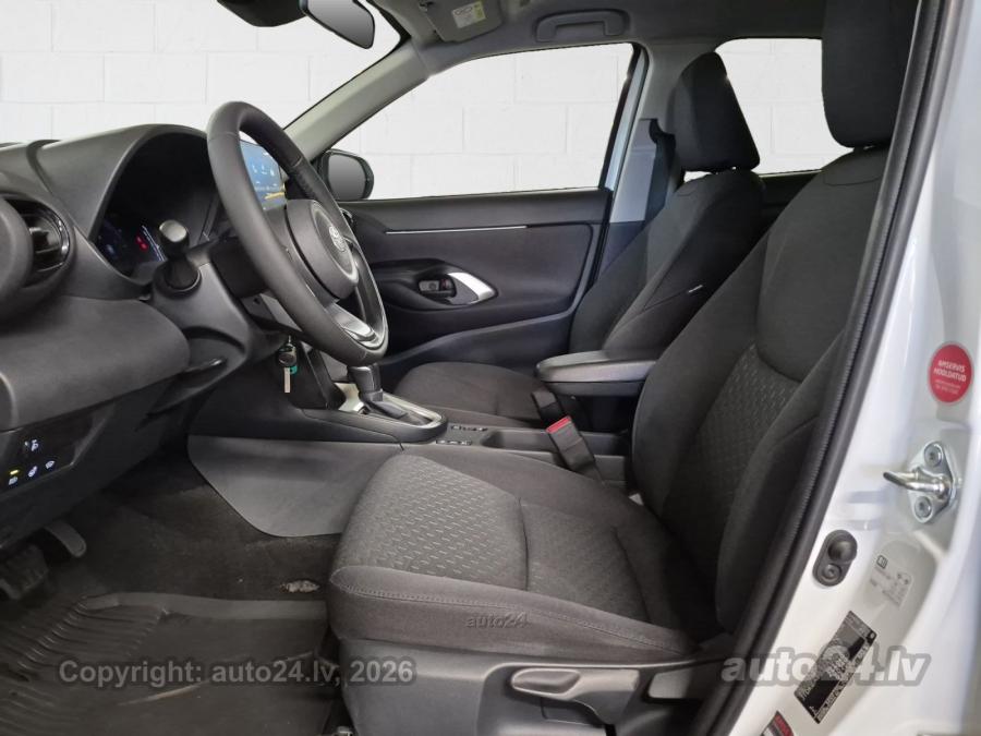 Белый Тойота Yaris Cross 2024 в Таллин, объемом двигателя 1.50 л и пробегом 149 тыс. км за 18490 €, фото 12 на AUTOMOTO.COM.LV