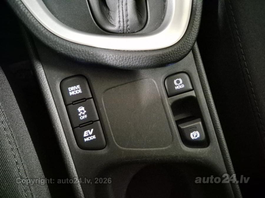 Белый Тойота Yaris Cross 2024 в Таллин, объемом двигателя 1.50 л и пробегом 149 тыс. км за 18490 €, фото 18 на AUTOMOTO.COM.LV