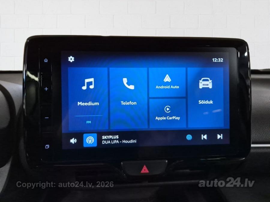 Белый Тойота Yaris Cross 2024 в Таллин, объемом двигателя 1.50 л и пробегом 149 тыс. км за 18490 €, фото 19 на AUTOMOTO.COM.LV