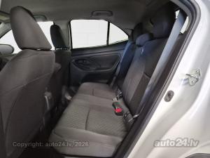 Белый Тойота Yaris Cross 2024 в Таллин, объемом двигателя 1.50 л и пробегом 149 тыс. км за 18490 €, фото 20 на AUTOMOTO.COM.LV