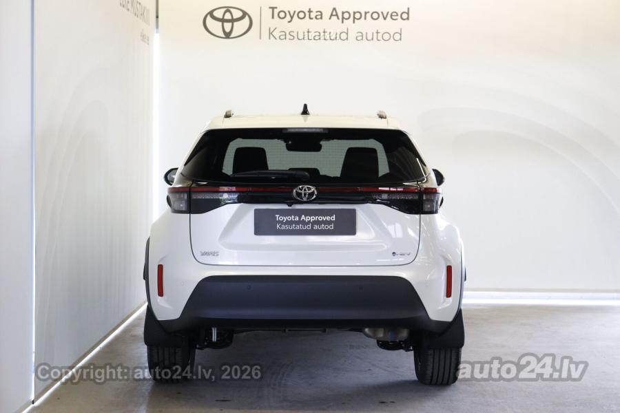 Белый Тойота Yaris Cross 2026 в Таллин, объемом двигателя 1.49 л и пробегом 4 тыс. км за 28890 €, фото 5 на AUTOMOTO.COM.LV