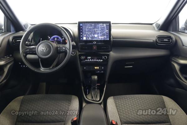 White Toyota Yaris Cross 2026 in Tallinn, with an engine capacity of 1.49 L and mileage of 4 thousand km for 28890 €, photo 9 on AUTOMOTO.COM.LV
