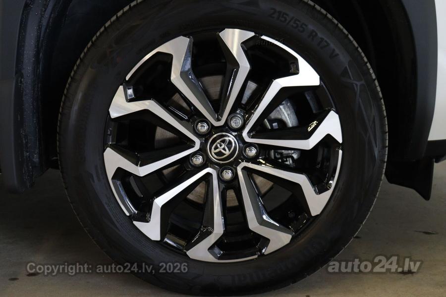 Белый Тойота Yaris Cross 2026 в Таллин, объемом двигателя 1.49 л и пробегом 4 тыс. км за 28890 €, фото 16 на AUTOMOTO.COM.LV