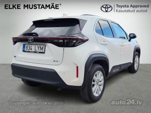 Белый Тойота Yaris Cross 2024 в Таллин, объемом двигателя 1.49 л и пробегом 102 тыс. км за 18995 €, фото 3 на AUTOMOTO.COM.LV
