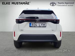 Белый Тойота Yaris Cross 2024 в Таллин, объемом двигателя 1.49 л и пробегом 102 тыс. км за 18995 €, фото 5 на AUTOMOTO.COM.LV