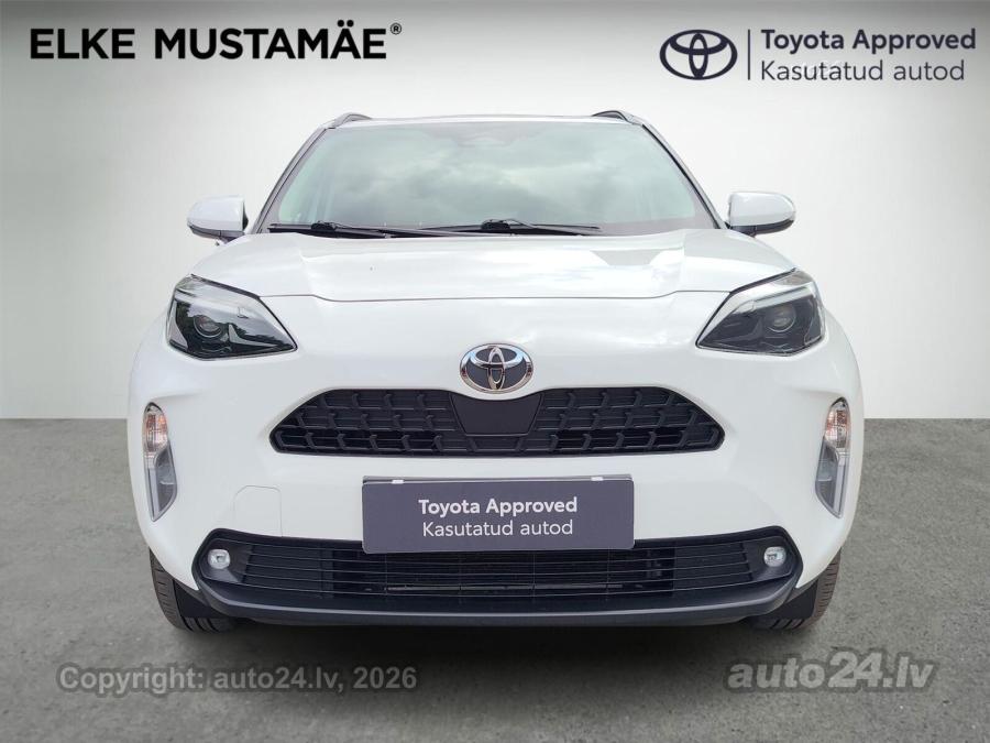 Белый Тойота Yaris Cross 2024 в Таллин, объемом двигателя 1.49 л и пробегом 102 тыс. км за 18995 €, фото 6 на AUTOMOTO.COM.LV