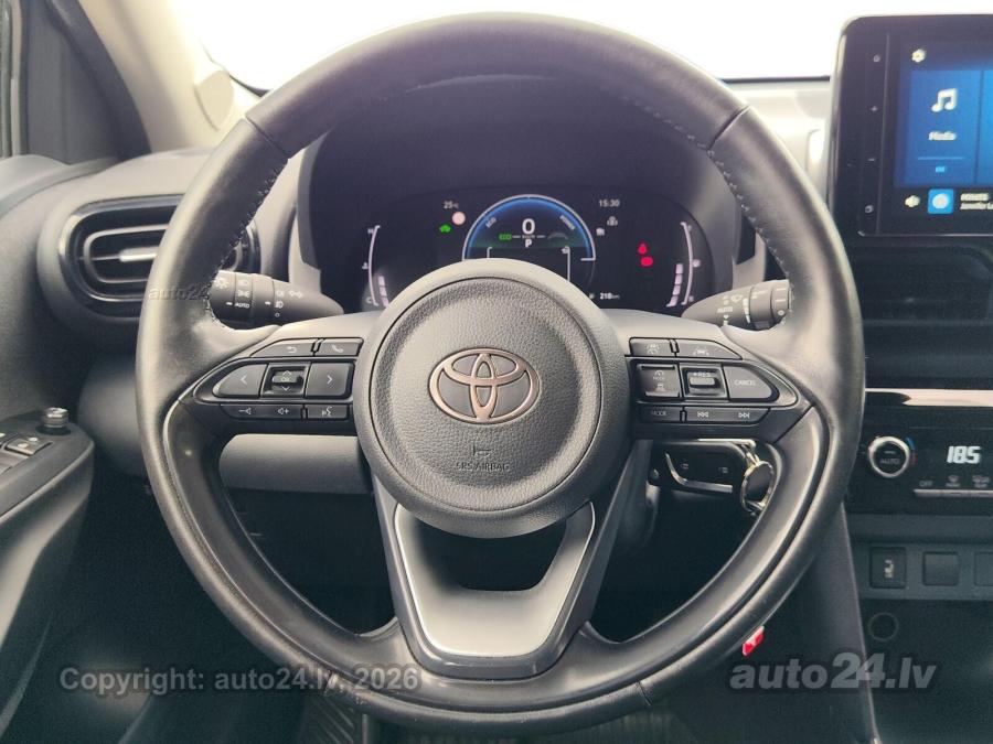 Белый Тойота Yaris Cross 2024 в Таллин, объемом двигателя 1.49 л и пробегом 102 тыс. км за 18995 €, фото 13 на AUTOMOTO.COM.LV