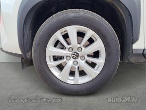 Белый Тойота Yaris Cross 2024 в Таллин, объемом двигателя 1.49 л и пробегом 102 тыс. км за 18995 €, фото 16 на AUTOMOTO.COM.LV
