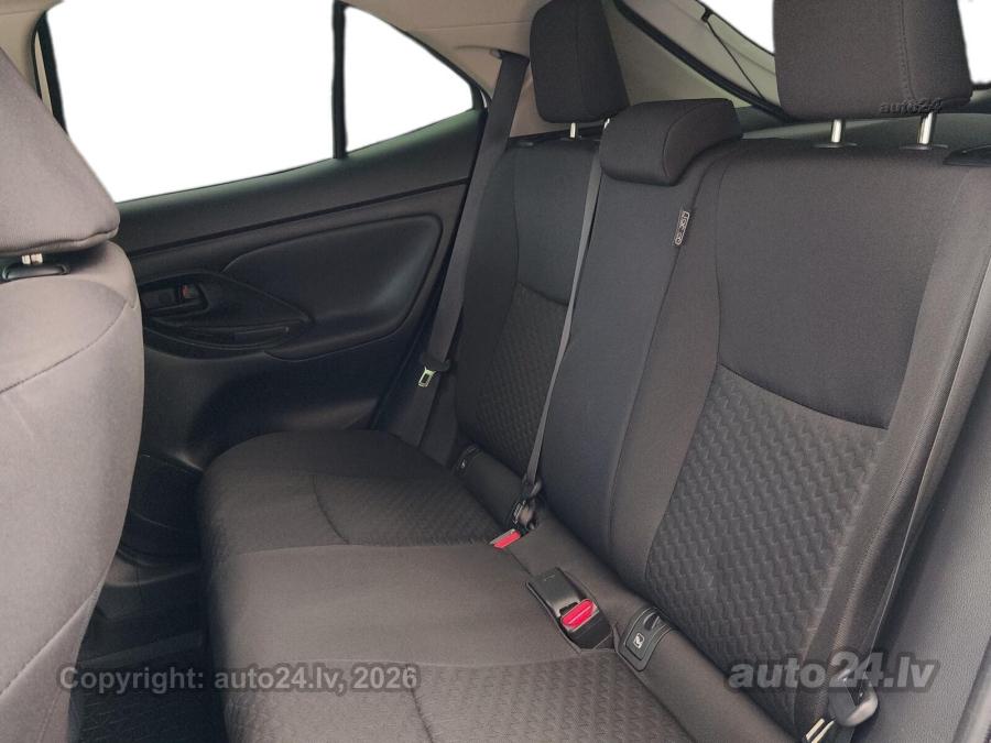 Белый Тойота Yaris Cross 2024 в Таллин, объемом двигателя 1.49 л и пробегом 102 тыс. км за 18995 €, фото 20 на AUTOMOTO.COM.LV