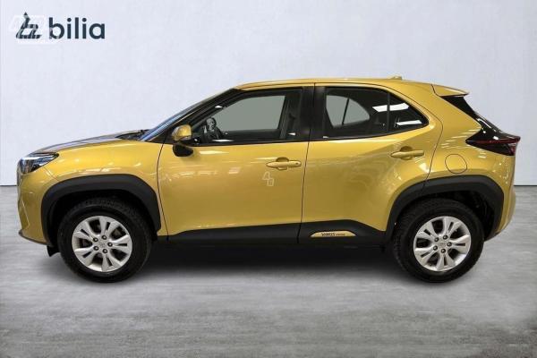 Yellow Toyota Yaris Cross 2021 in Kaunas, with an engine capacity of 0.00 L and mileage of 47 thousand km for 27768 €, photo 3 on AUTOMOTO.COM.LV
