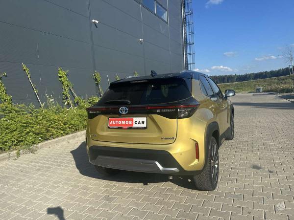 Yellow Toyota Yaris Cross 2021 in Vilnius, with an engine capacity of 1.49 L and mileage of 118 thousand km for 21450 €, photo 9 on AUTOMOTO.COM.LV