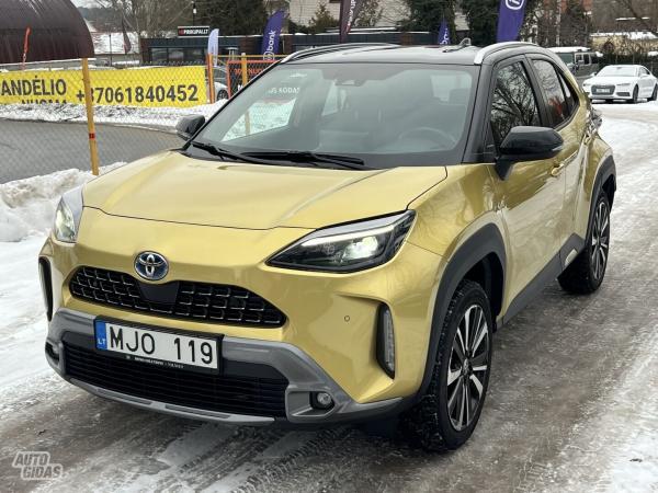 Желтый Тойота Yaris Cross 2022 в Вильнюс, объемом двигателя 1.50 л и пробегом 66 тыс. км за 22000 €, фото 1 на AUTOMOTO.COM.LV