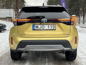 Yellow Toyota Yaris Cross 2022 in Vilnius, with an engine capacity of 1.50 L and mileage of 66 thousand km for 22000 €, photo 5 on AUTOMOTO.COM.LV
