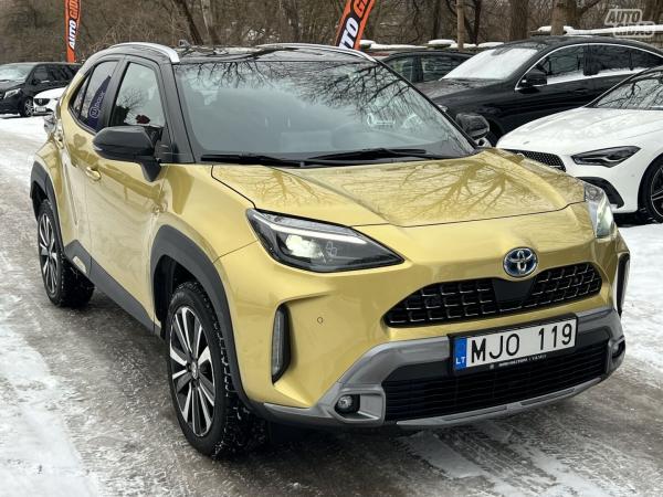 Yellow Toyota Yaris Cross 2022 in Vilnius, with an engine capacity of 1.50 L and mileage of 66 thousand km for 22000 €, photo 8 on AUTOMOTO.COM.LV