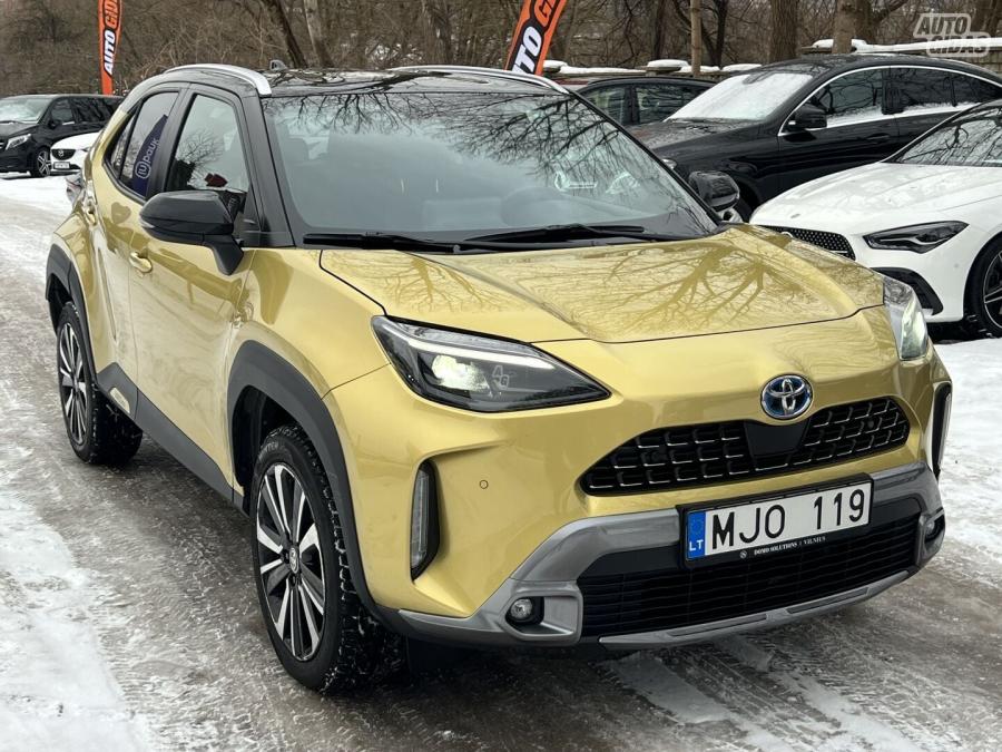 Yellow Toyota Yaris Cross 2022 in Vilnius, with an engine capacity of 1.50 L and mileage of 66 thousand km for 22000 €, photo 8 on AUTOMOTO.COM.LV