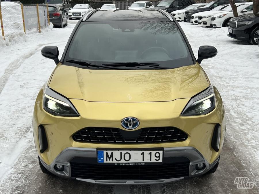 Yellow Toyota Yaris Cross 2022 in Vilnius, with an engine capacity of 1.50 L and mileage of 66 thousand km for 22000 €, photo 9 on AUTOMOTO.COM.LV