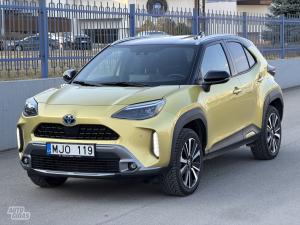 Dzeltens Toyota Yaris Cross 2022 Viļņa, ar dzinēja tilpumu 1.50 L un nobraukumu 66 tūkst. km par 20000 €, foto  vietnē AUTOMOTO.COM.LV