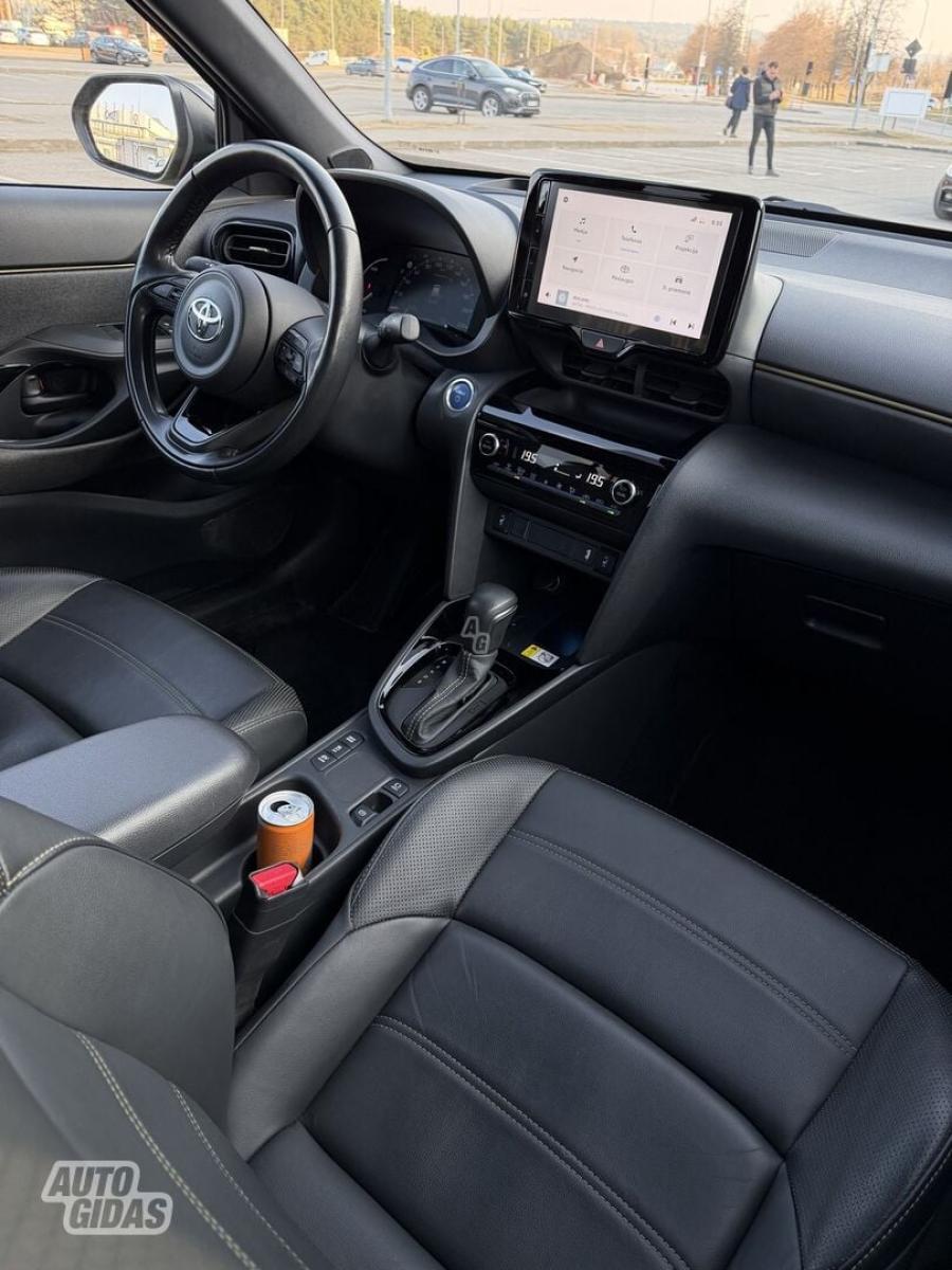 Желтый Тойота Yaris Cross 2022 в Вильнюс, объемом двигателя 1.50 л и пробегом 66 тыс. км за 20000 €, фото 14 на AUTOMOTO.COM.LV