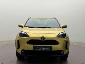 Yellow Toyota Yaris Cross 2022 in Panevezys, with an engine capacity of 1.49 L and mileage of 33 thousand km for 21990 €, photo 3 on AUTOMOTO.COM.LV